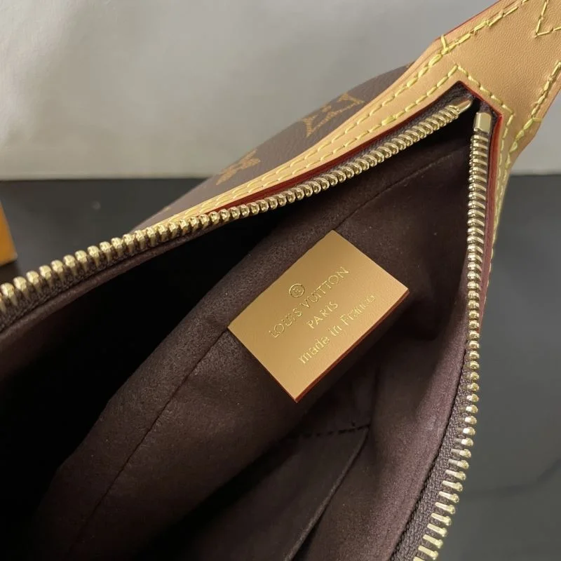 Top match Louis Vuitton Hobo Bags