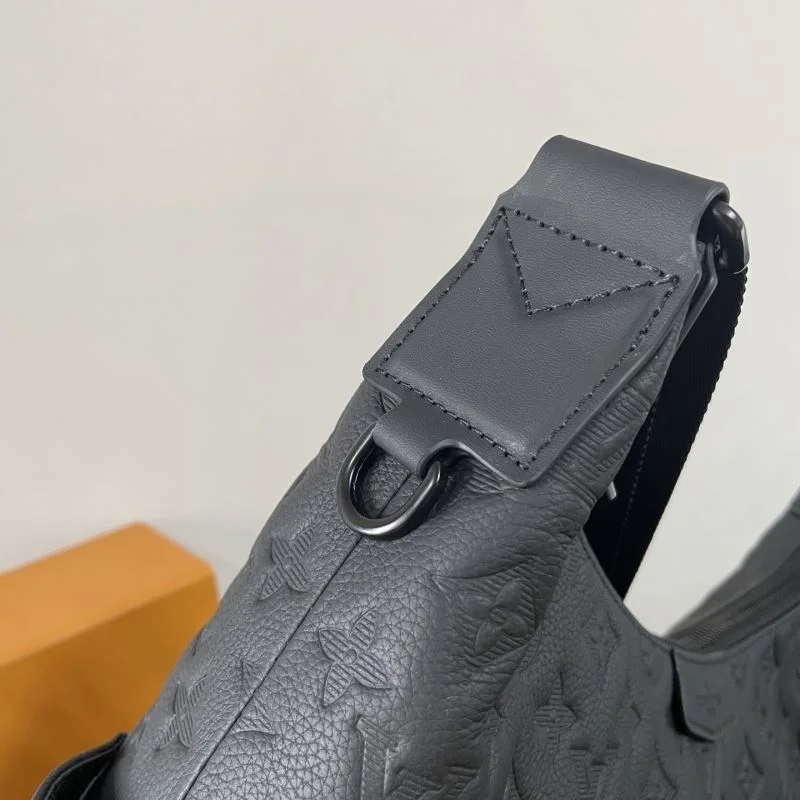 Top match Louis Vuitton Hobo Bags