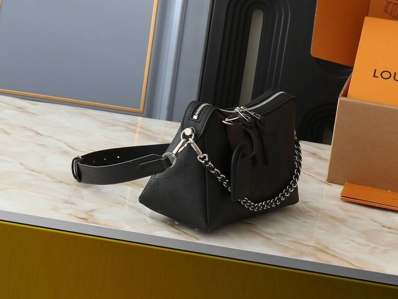 Exact replica Louis Vuitton Hobo Bags