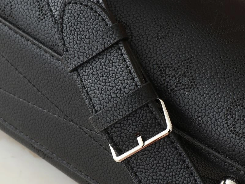 Exact replica Louis Vuitton Hobo Bags