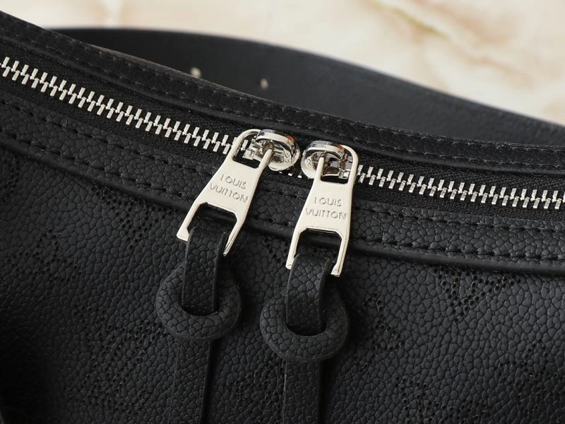 Exact replica Louis Vuitton Hobo Bags