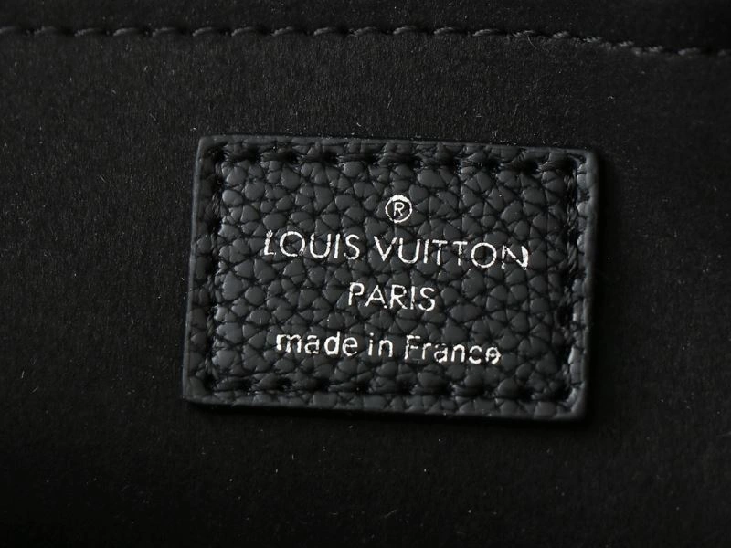 Exact replica Louis Vuitton Hobo Bags
