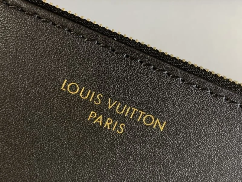 Low-cost Louis Vuitton Hobo Bags