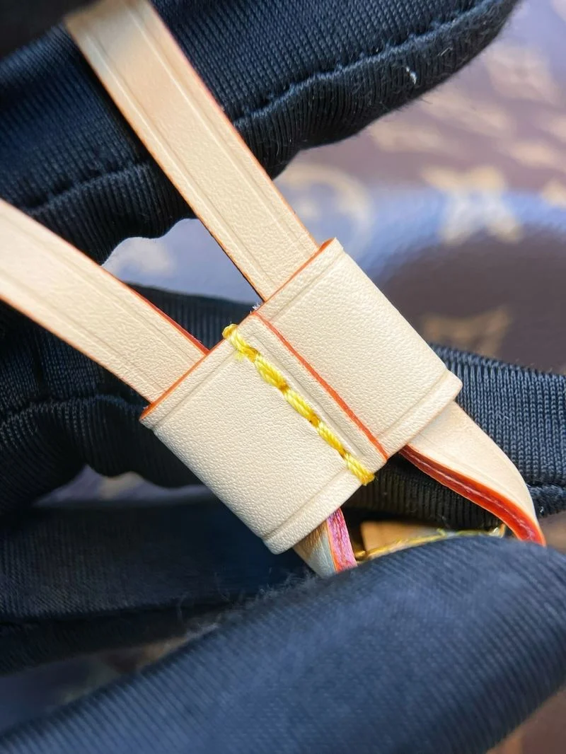 Precise copy Louis Vuitton Hobo Bags