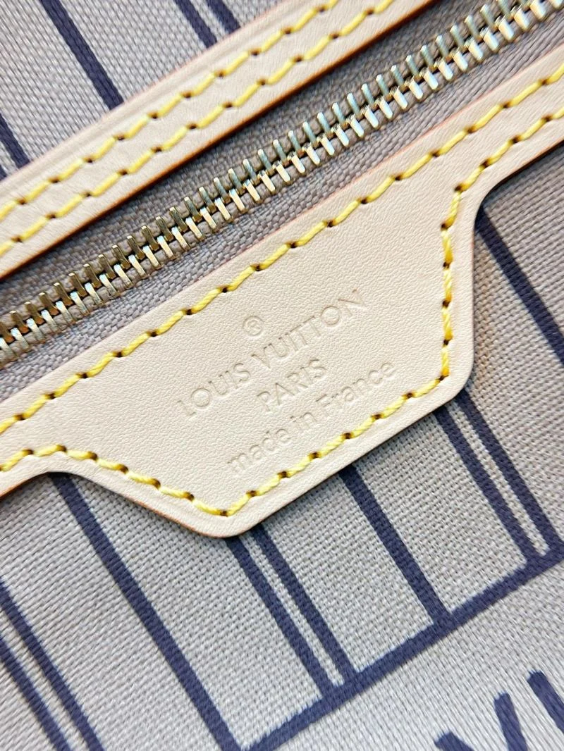 Precise copy Louis Vuitton Hobo Bags