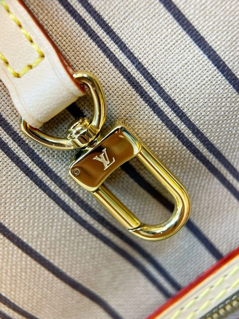 Precise copy Louis Vuitton Hobo Bags