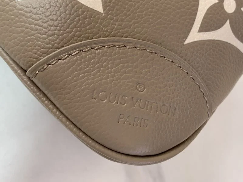 Exact replica Louis Vuitton Hobo Bags