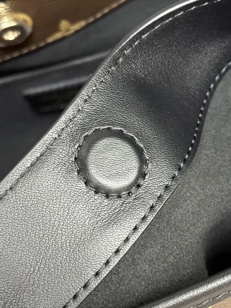 Official Louis Vuitton Hobo Bags
