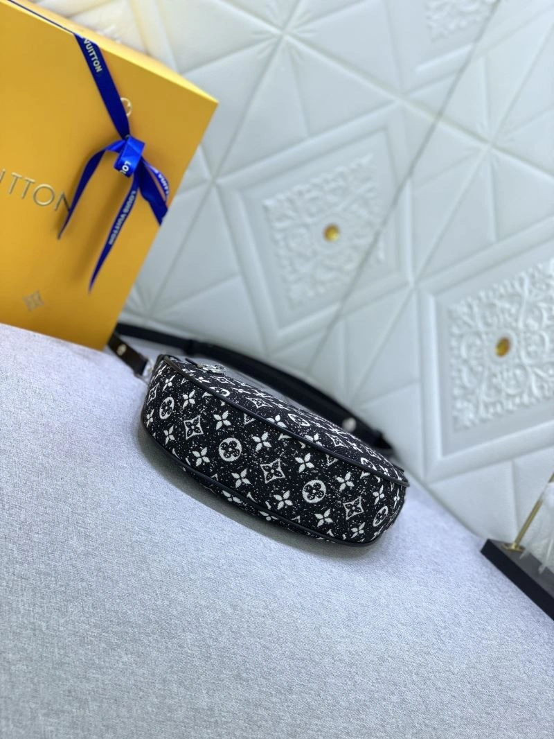 Top match Louis Vuitton Hobo Bags