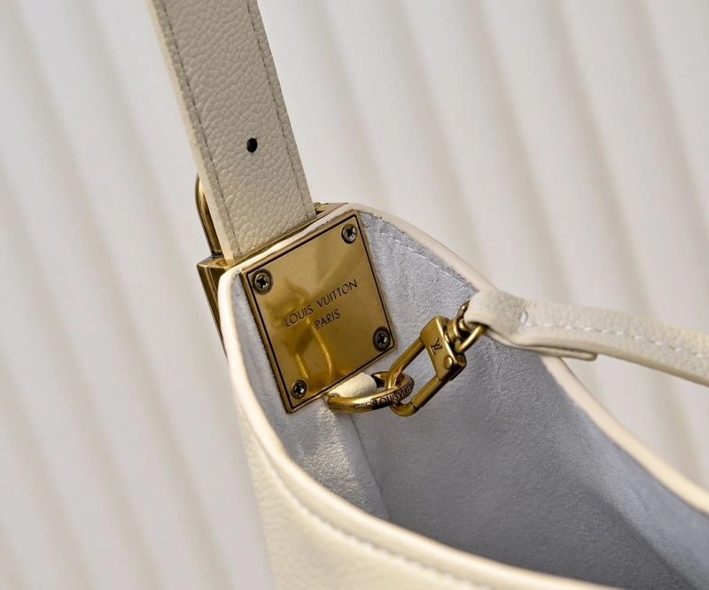 Exact replica Louis Vuitton Hobo Bags