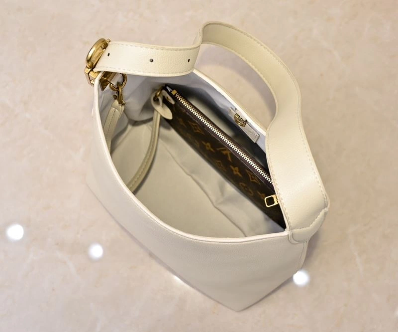 High accuracy Louis Vuitton Hobo Bags
