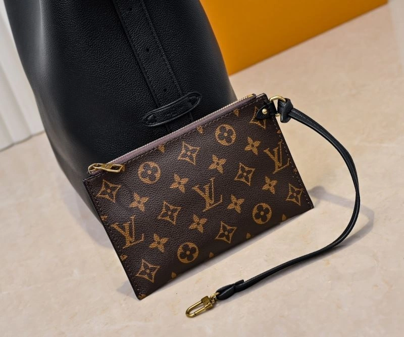Top mirror Louis Vuitton Hobo Bags