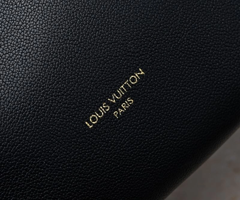 Top mirror Louis Vuitton Hobo Bags