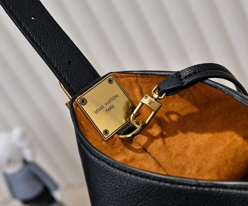 Top mirror Louis Vuitton Hobo Bags