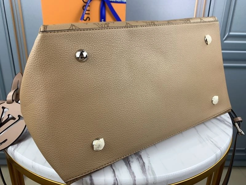 Exact replica Louis Vuitton Hobo Bags