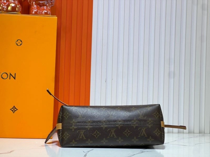 Factory-made Louis Vuitton Hobo Bags