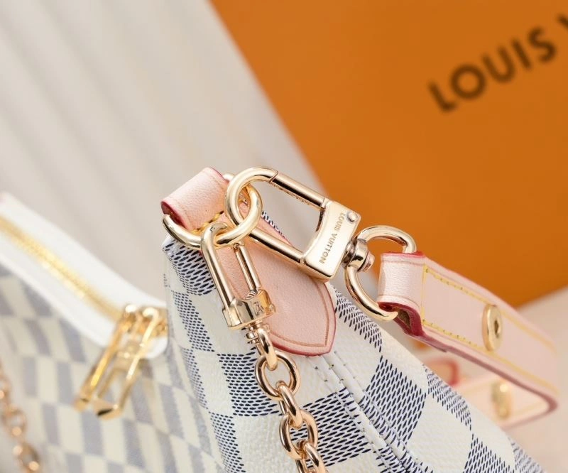 Top match Louis Vuitton Hobo Bags