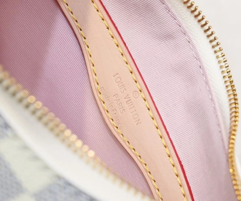 Top match Louis Vuitton Hobo Bags