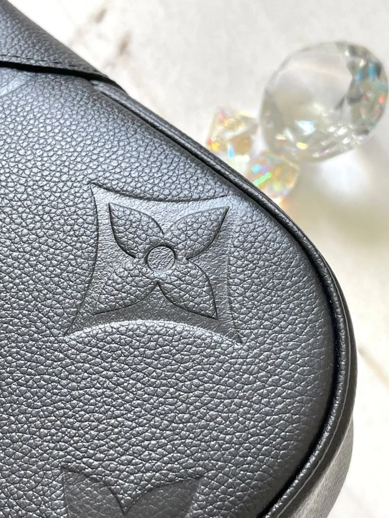 Official Louis Vuitton Hobo Bags