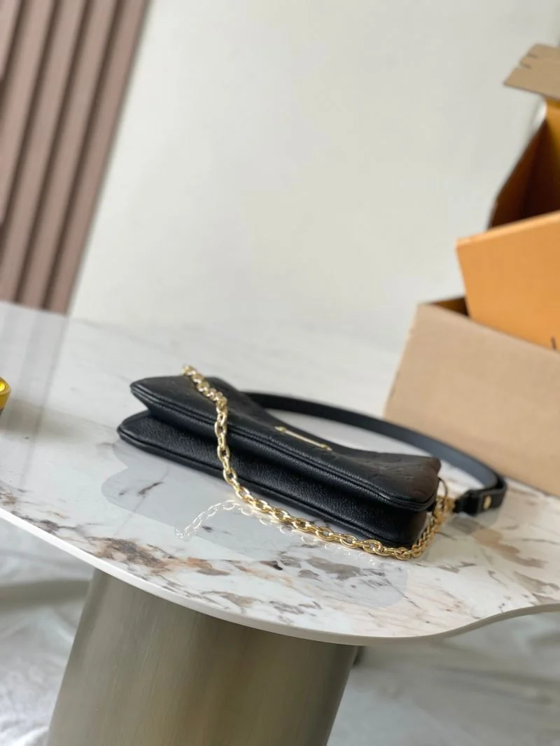 Top match Louis Vuitton Hobo Bags