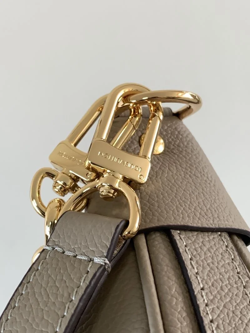 Low-cost Louis Vuitton Hobo Bags