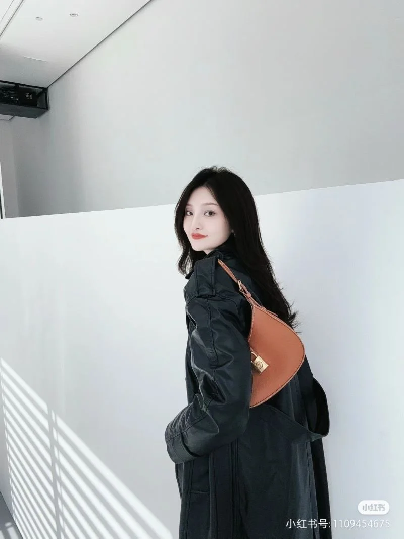 Authentic Louis Vuitton Hobo Bags