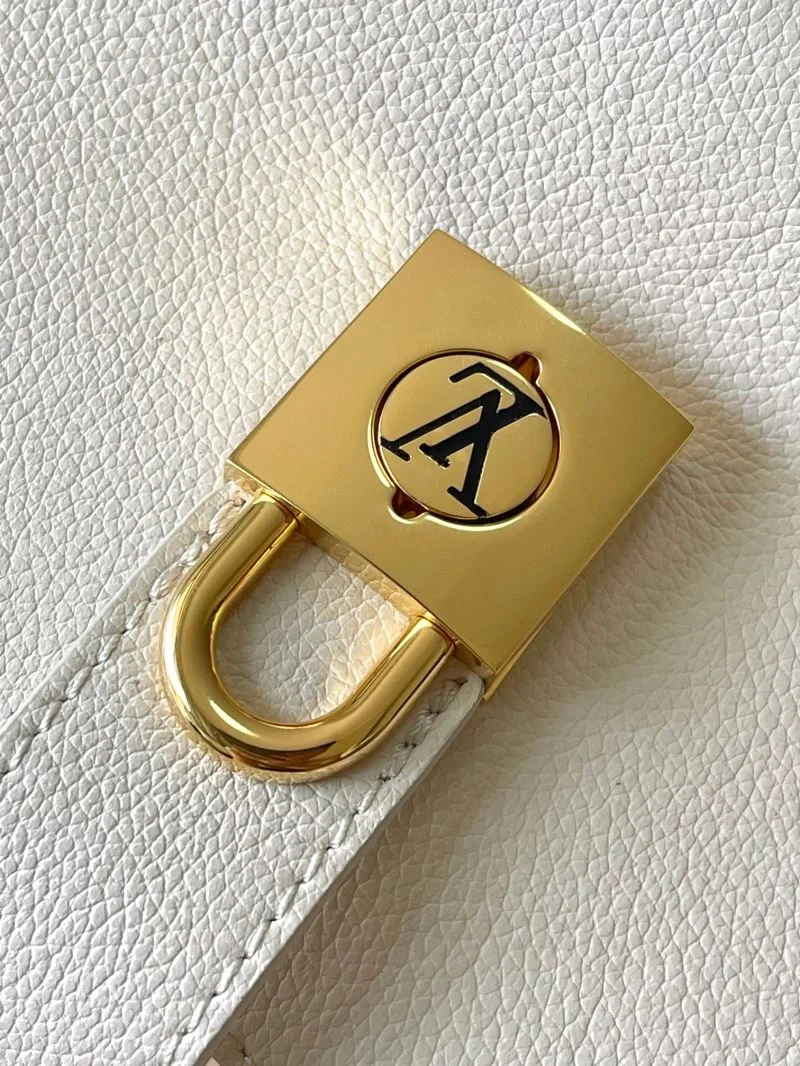 High accuracy Louis Vuitton Hobo Bags