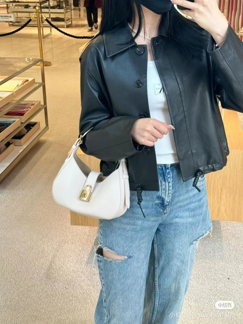 High accuracy Louis Vuitton Hobo Bags