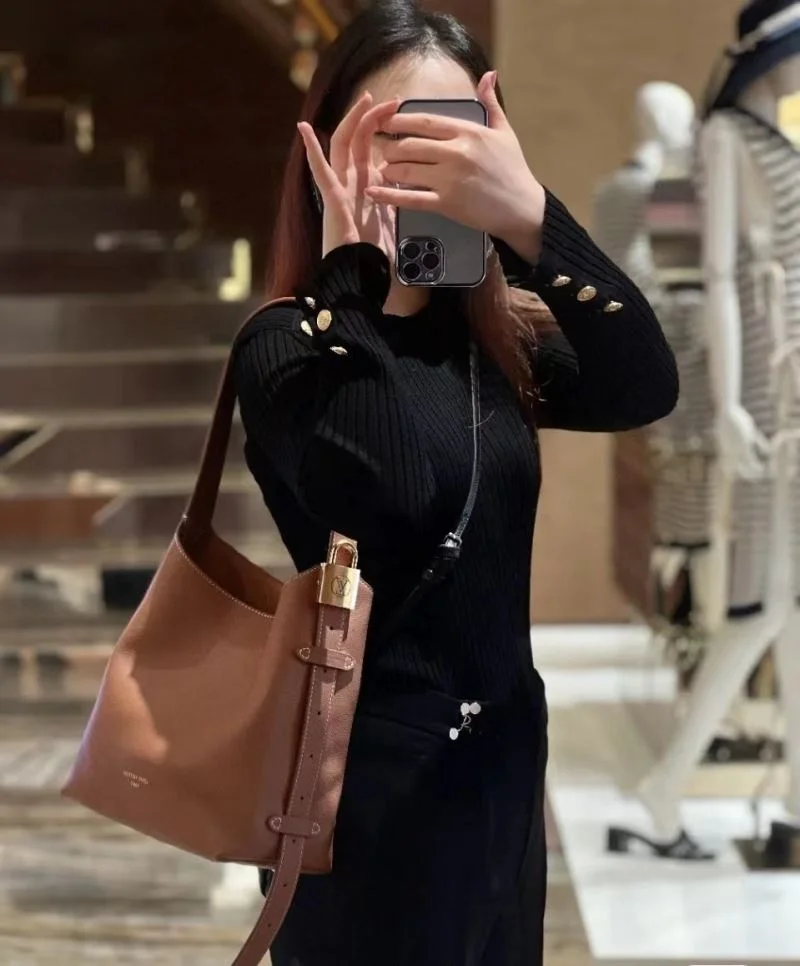 Discounted Louis Vuitton Hobo Bags