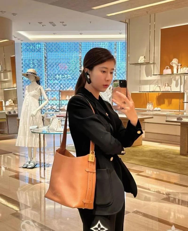 Discounted Louis Vuitton Hobo Bags
