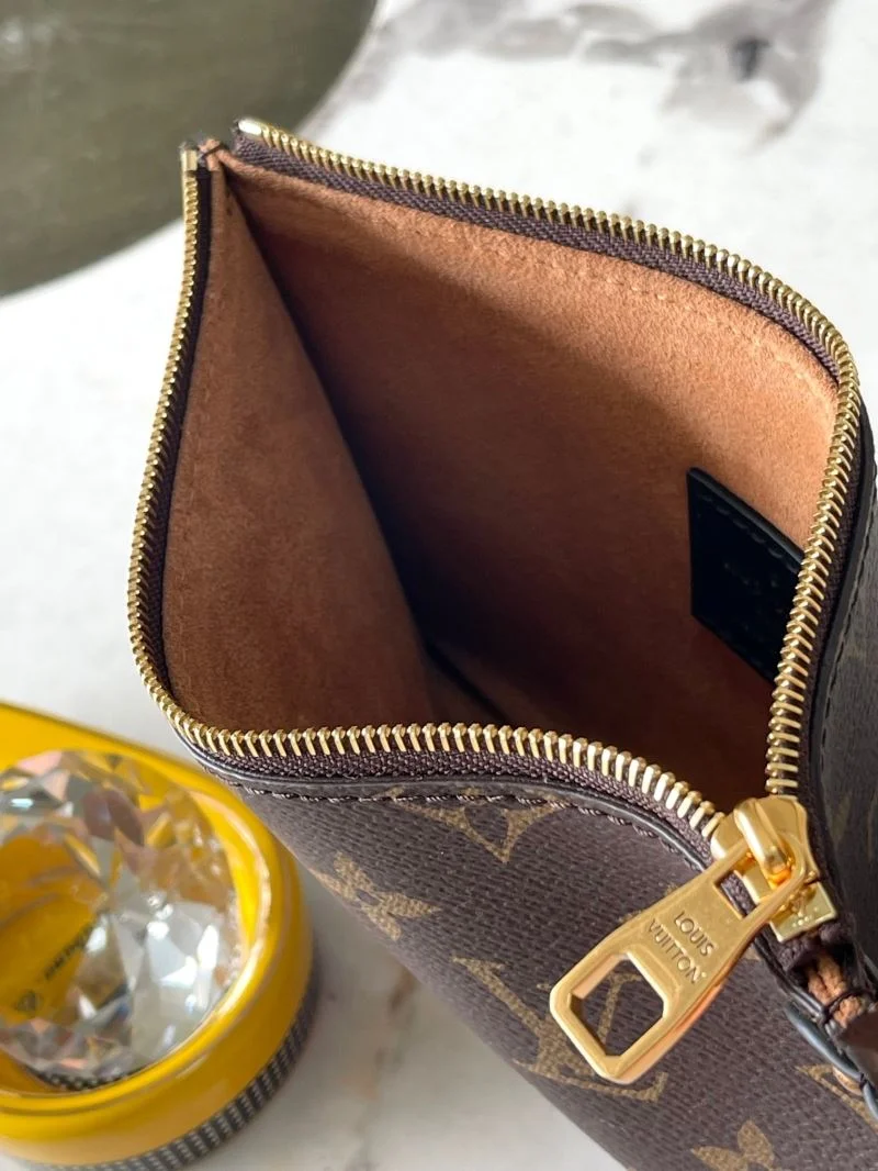 Official Louis Vuitton Hobo Bags
