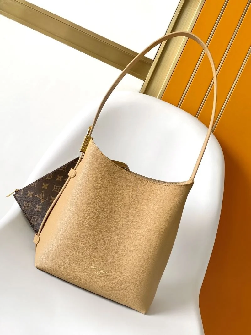 Louis Vuitton Hobo Bags