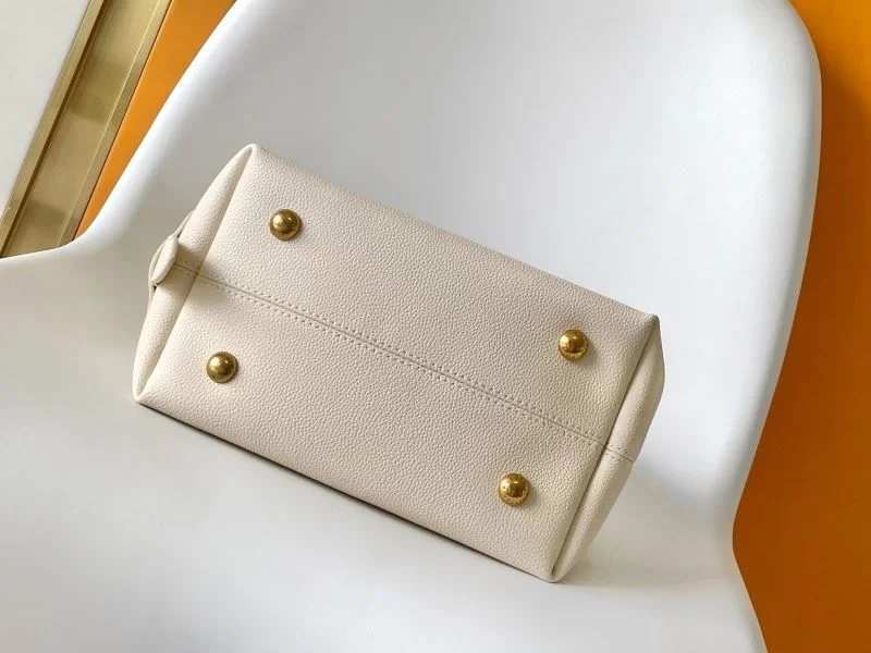Mirror quality Louis Vuitton Hobo Bags