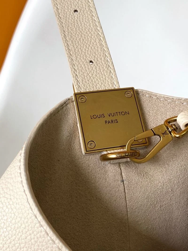 Mirror quality Louis Vuitton Hobo Bags