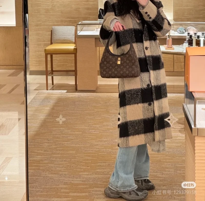 Official Louis Vuitton Hobo Bags