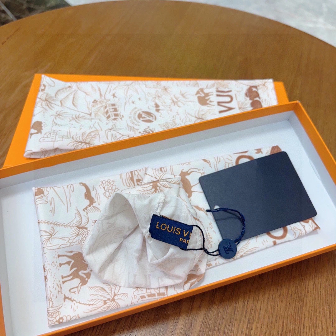 Discounted Louis Vuitton Ice Silk Sleeves