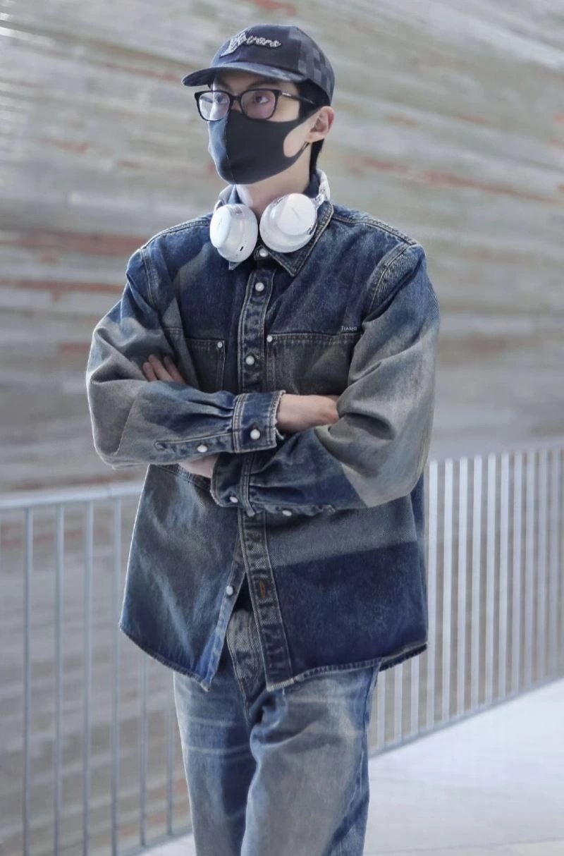 Discounted Louis Vuitton Jeans