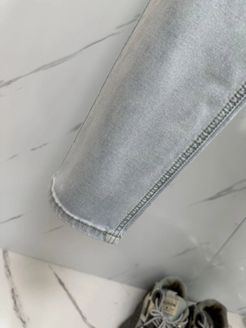 Inexpensive Louis Vuitton Jeans