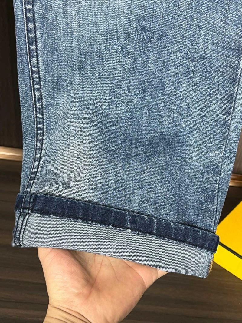 Low-cost Louis Vuitton Jeans