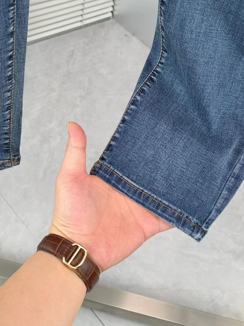 Accurate model Louis Vuitton Jeans