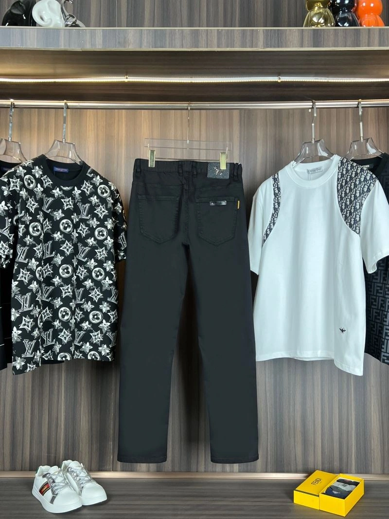 Inexpensive Louis Vuitton Jeans