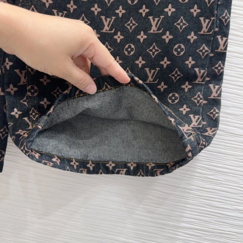 Accurate model Louis Vuitton Jeans