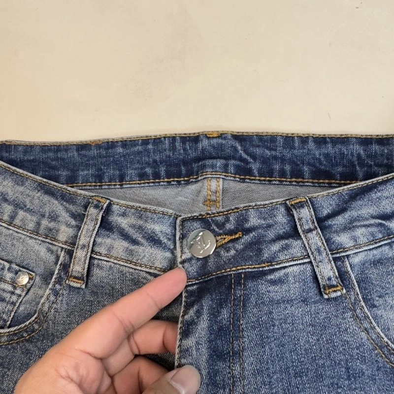 Inexpensive Louis Vuitton Jeans
