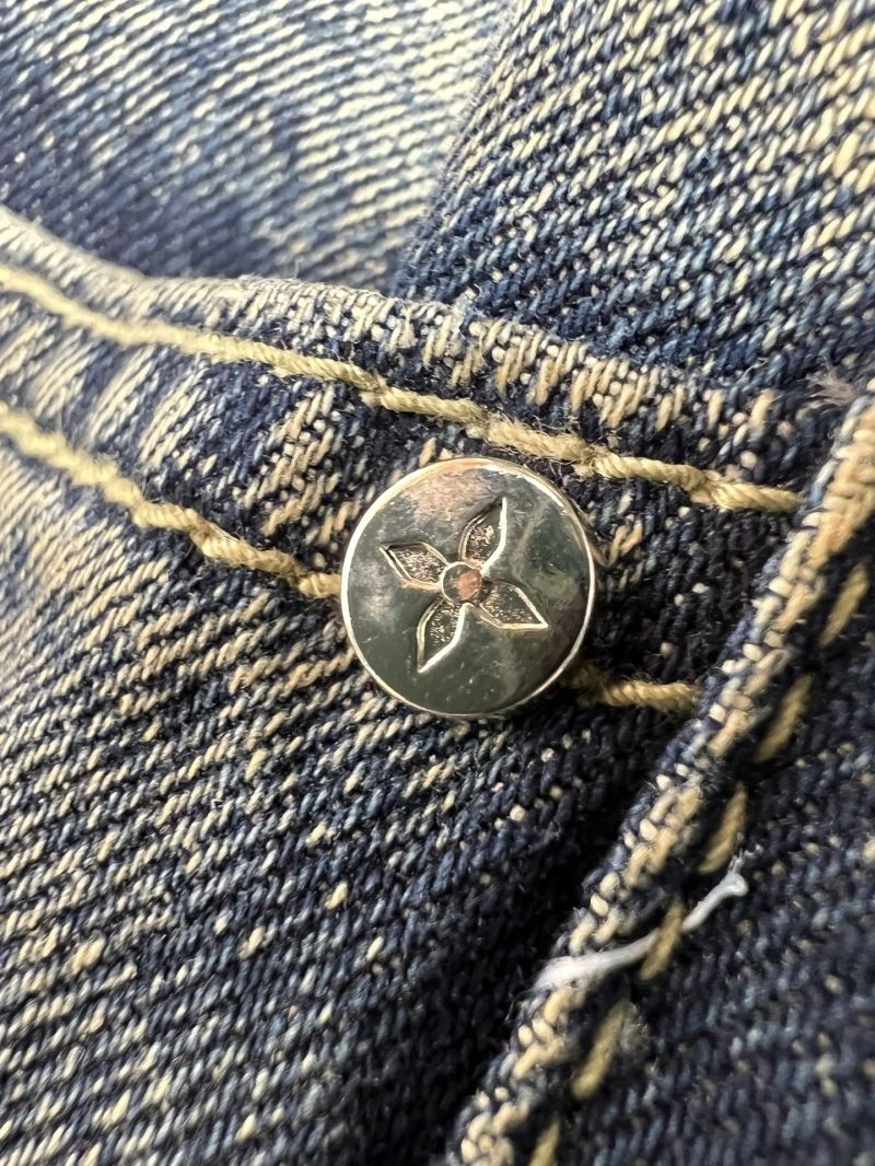 Accurate model Louis Vuitton Jeans