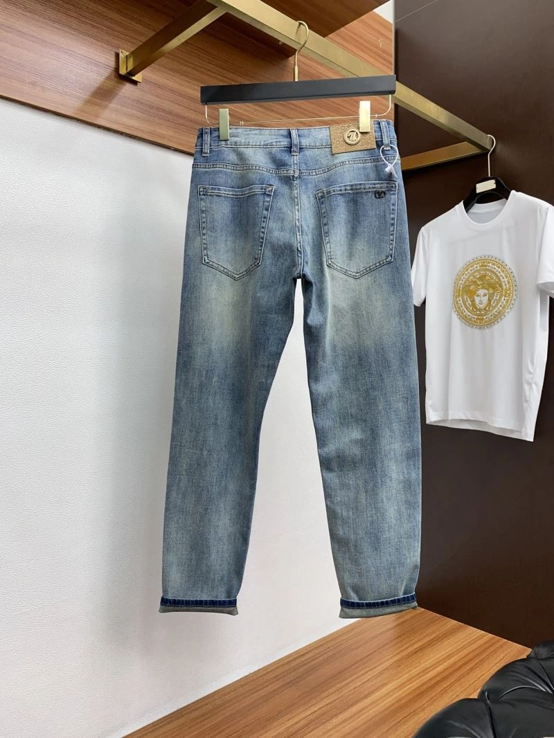 Accurate model Louis Vuitton Jeans