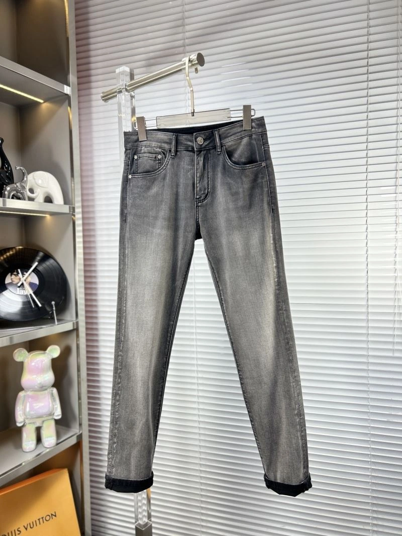 Inexpensive Louis Vuitton Jeans