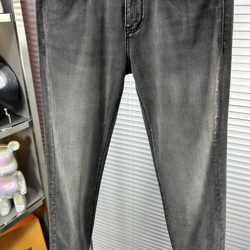 Inexpensive Louis Vuitton Jeans