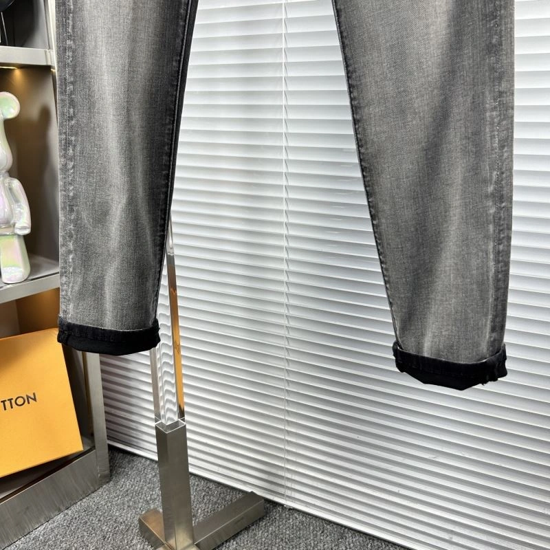 Inexpensive Louis Vuitton Jeans