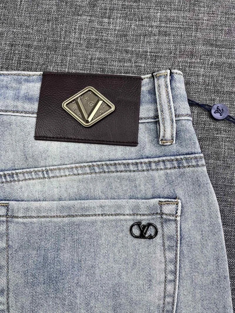 Accurate model Louis Vuitton Jeans