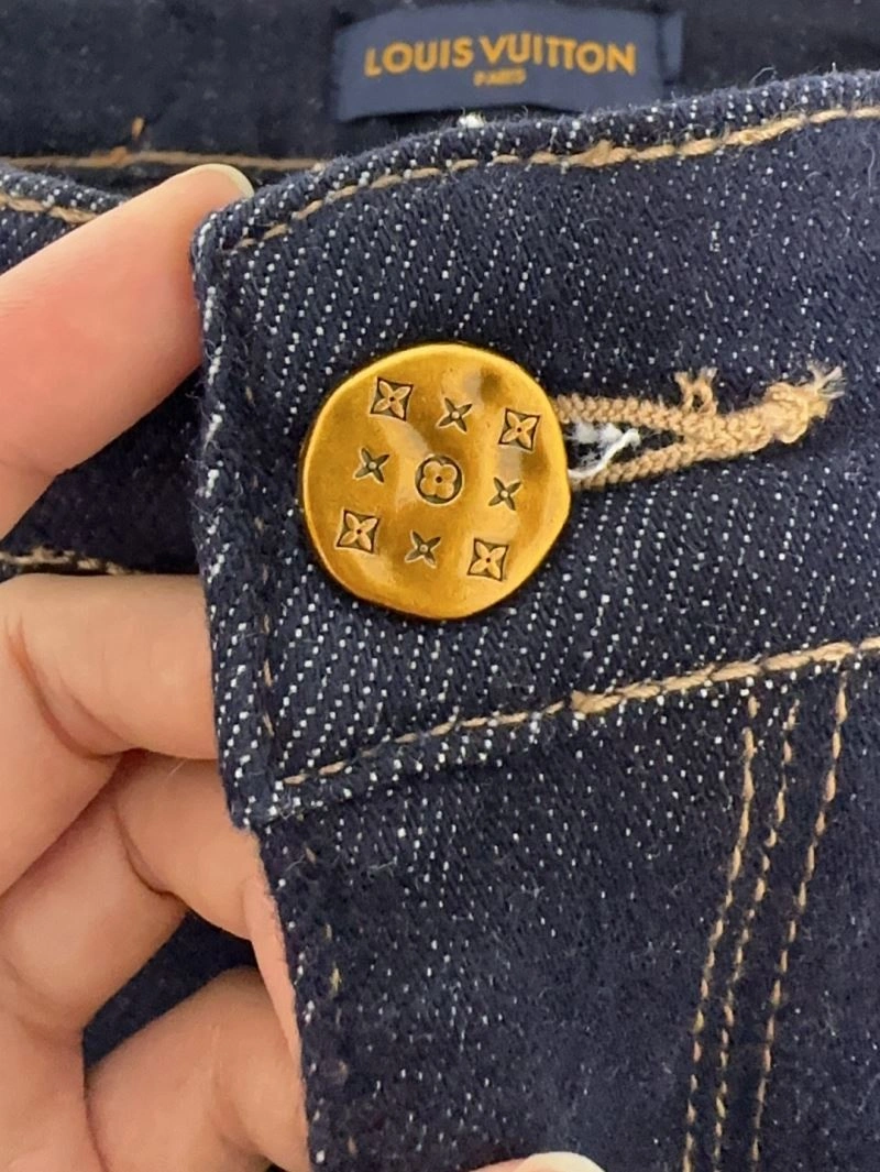 Inexpensive Louis Vuitton Jeans